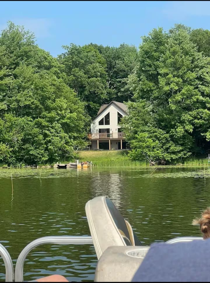 Newer Lake Cabin - Wisconsin