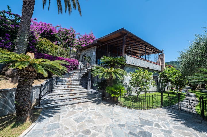 Villaré, Villetta Con Piscina Nel Verde In Riviera - Chiavari