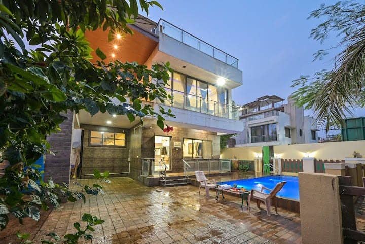 Best Bangalow With Jacuzzi Big Swimming Pool - Lonavla