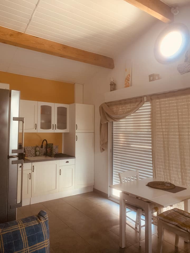 Maisonnette Dans Un Environnement Paisible - Sainte-Eulalie