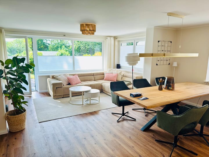 Großzügige Wohlfühlwohnung Mit Garten Bei Hamburg - Norderstedt