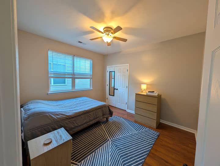 Queen Bedroom Near I-95, Quantico+shopping - Stafford, VA