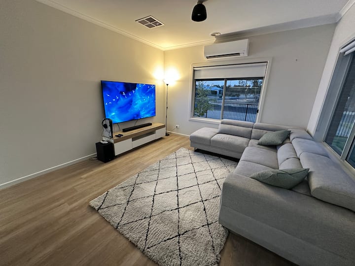 Cozy 3br Home With Double Garage – Great Location - Echuca