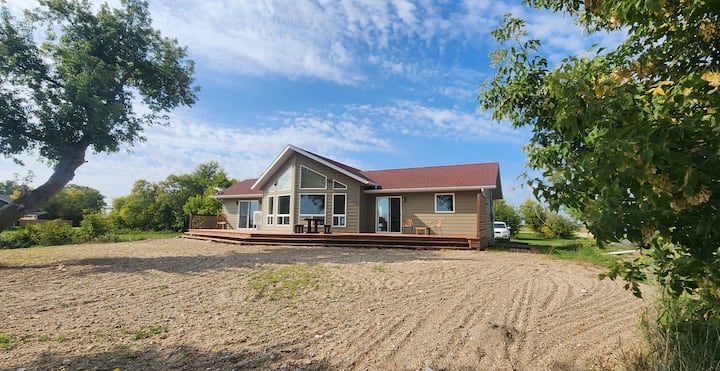 Pelican Cottage – Peaceful Cabin On Lake Manitoba - Manitoba