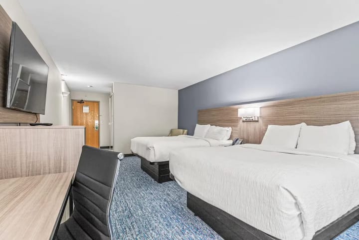 Near Glenwood Hot Springs Pool + Breakfast & Pool - Glenwood Springs, CO