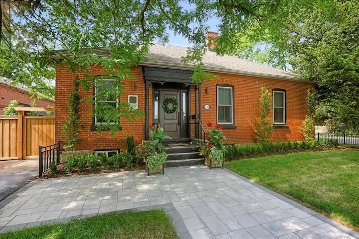 Locust Bungalow - Burlington