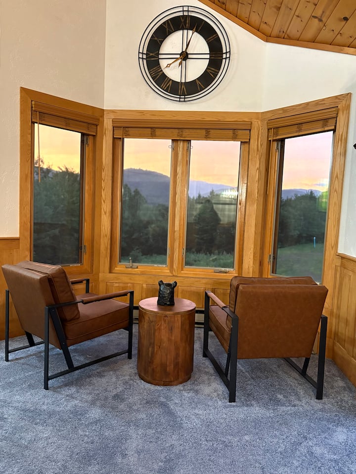 Spacious Retreat W/stunning Views Of Mt Washington - Jackson, NH