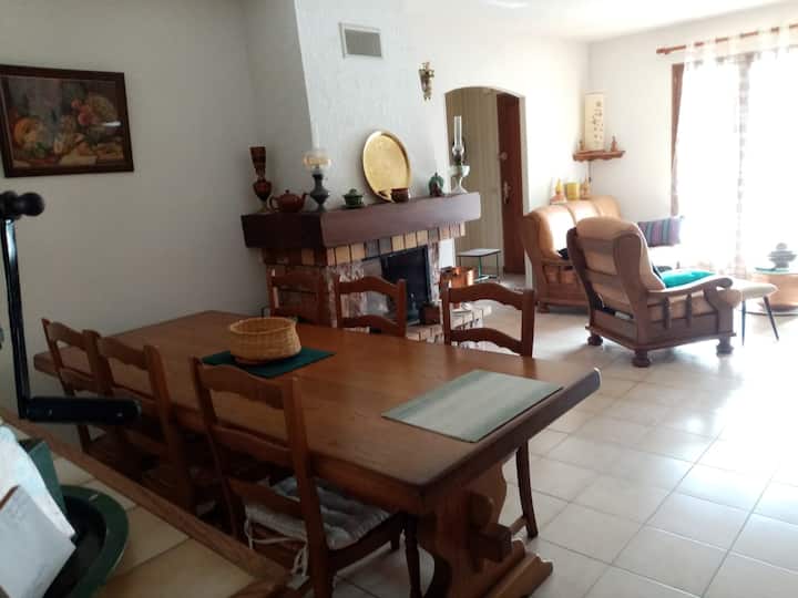 Maison De Village. Quartier Résidentiel Et Calme. - Laroque-des-Albères