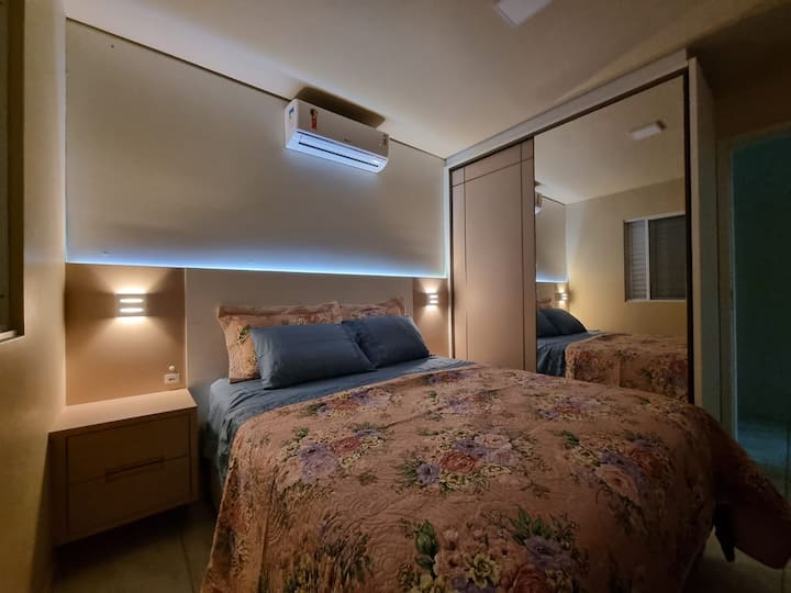 Apto Terréo Completo- C/ Garagem, Ac, 3 Quartos. - Tubarão