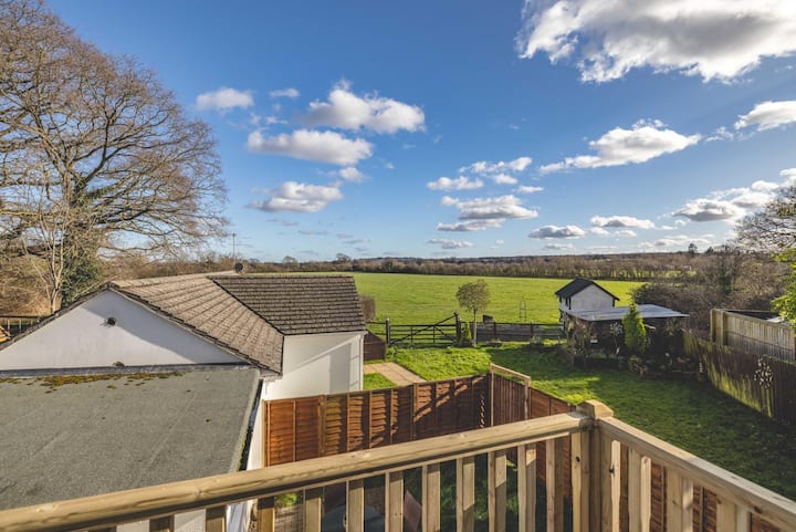 Contractors & Group Stay 6-bed House With Parking - Maidenhead