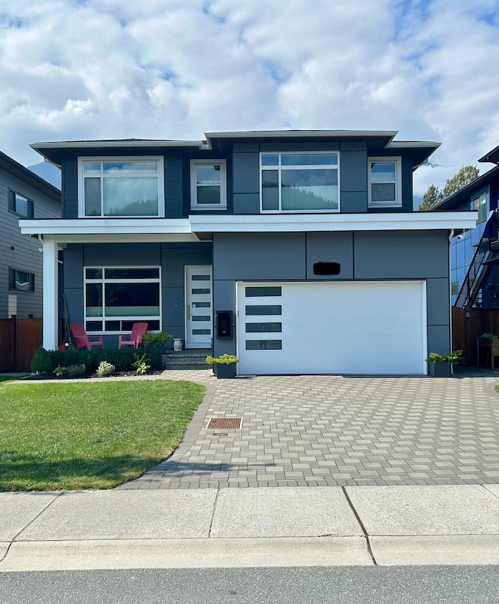 Ready For Your Next Mountain Adventures! - Squamish