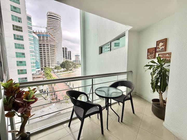 Suite Con Balcón Vista Al Río (Desayuno Incluido) - 