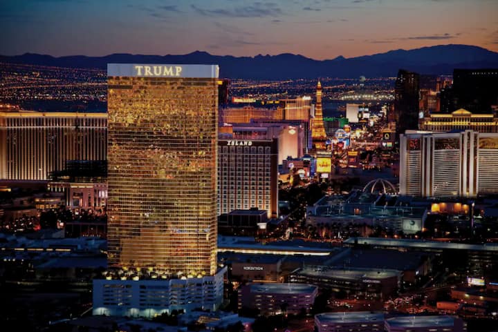 Trump Tower High Floor With Strip & Sphere View - Las Vegas, NV