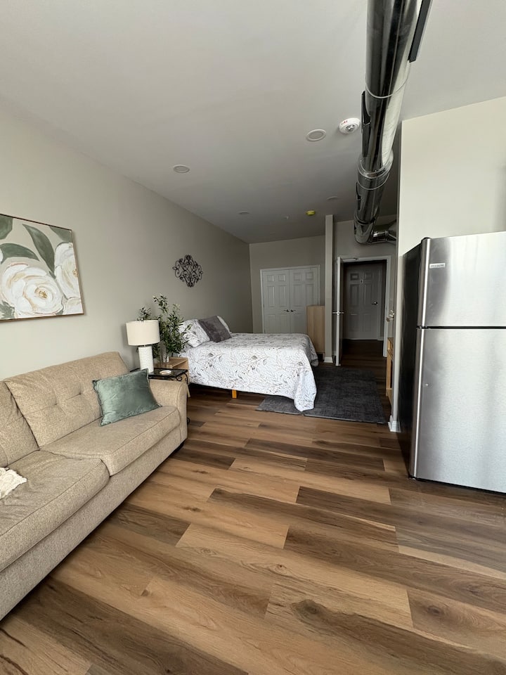 Cozy Studio Apt In This Downtown Hallmark Town - Burlington, NC