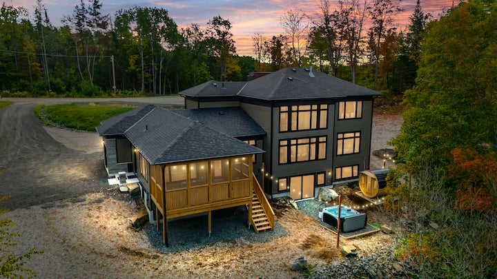 Northern Light Retreat|hottub|sauna|gamesroom - Ontario 60