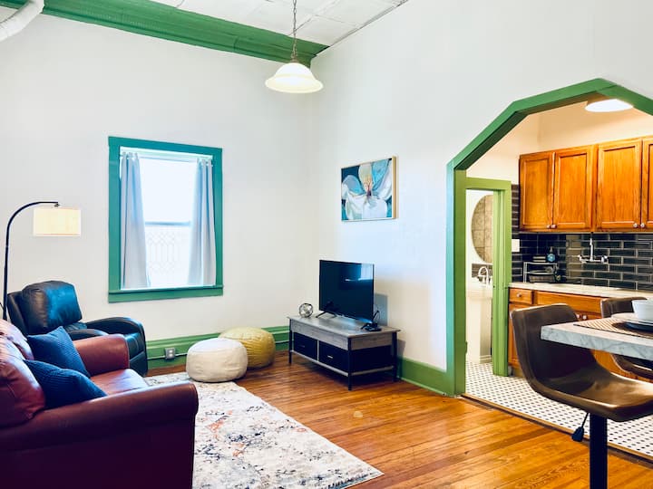 El Sol, Charming Apt In The Heart Of Downtown! - Farmington, NM
