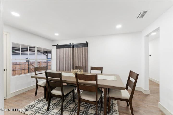 Urban Nest In Historic Avondale - Jacksonville, FL