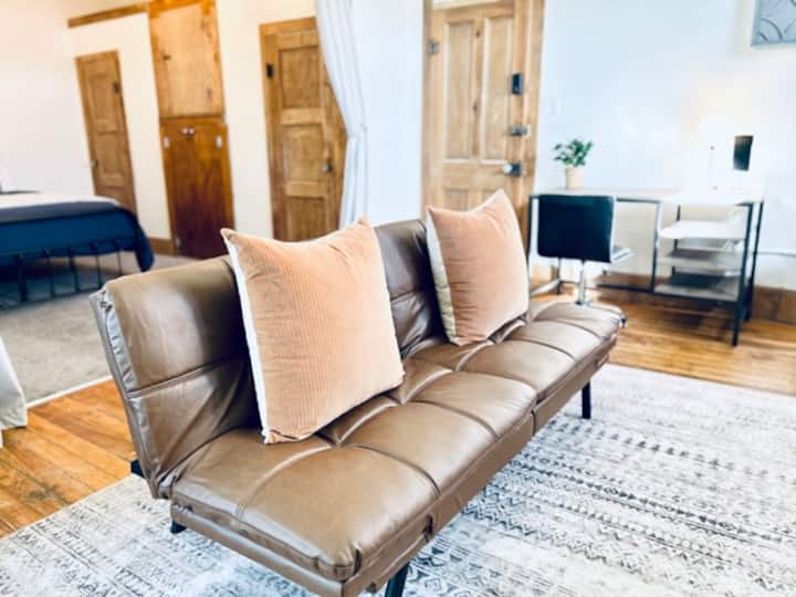 La Luna, Charming Apt In The Heart Of Downtown! - Farmington, NM