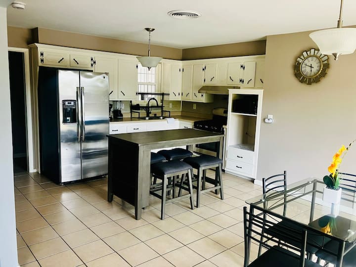 Stylish 3br House – Prime Location Near Ou & Shops - Norman, OK