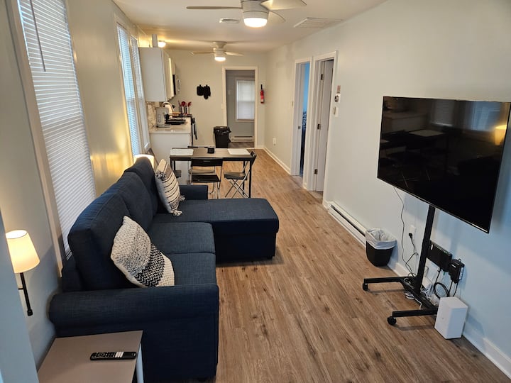 Beach Getaway! Walk To The Beach - Lake Lefferts, NJ