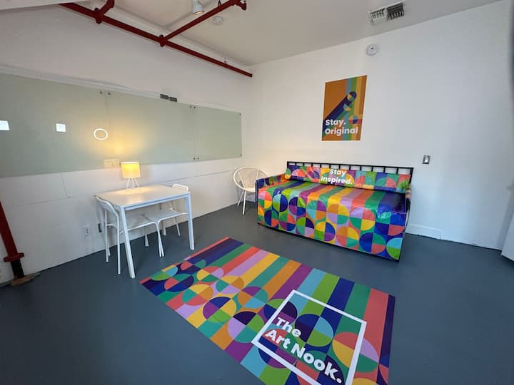 The Art Nook – Creative Room In Hollywood, Coral - Hollywood, CA