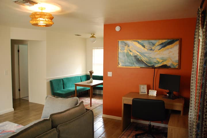 Stylish 2br Retreat • 2 King Beds • College Park - Maitland, FL