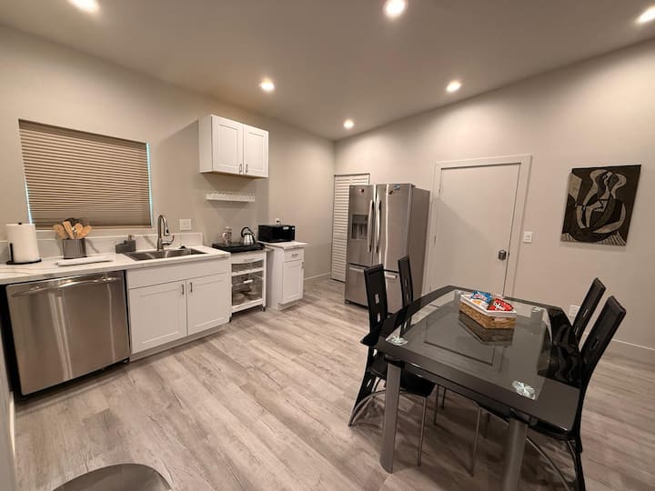 Cozy Studio Near Lv Strip, Airport & Convent Cntr - Las Vegas