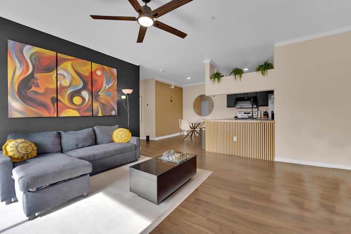 Modern Condo | Near Strip | Resort Pool & Spa - 亨德森