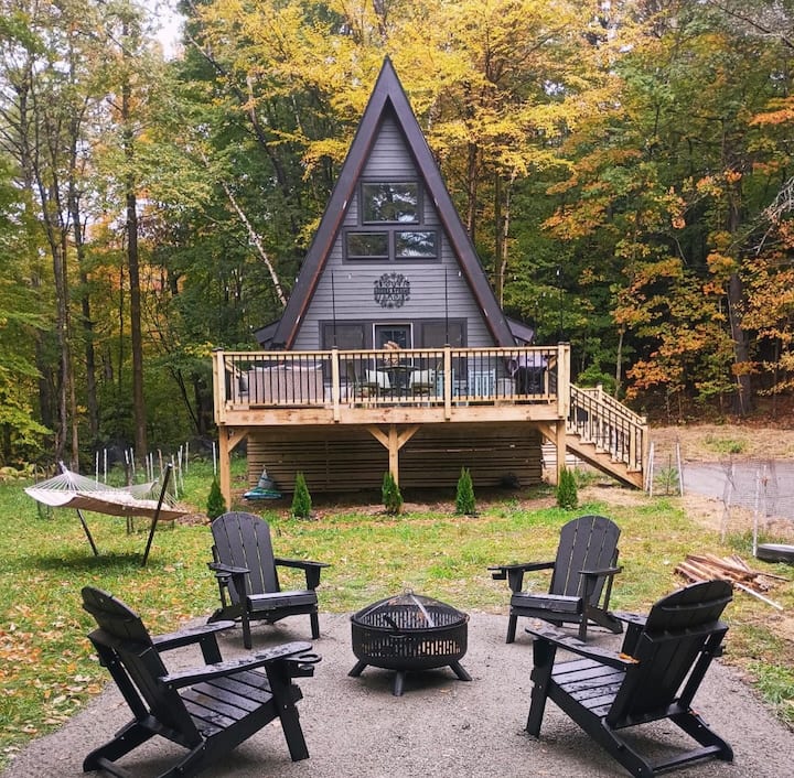 "Newly Built" A-frame Nestled In The Woods - Vermont