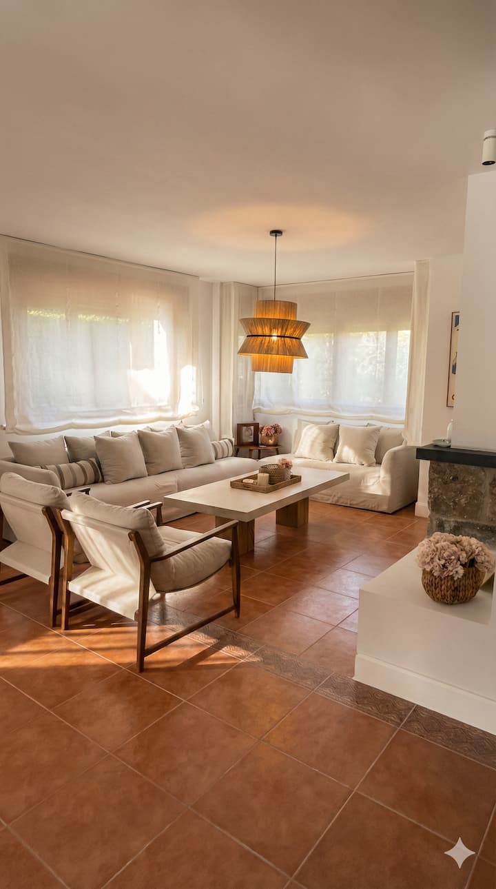 Moderna Y Espaciosa Casa Familiar Con Piscina - Espagne