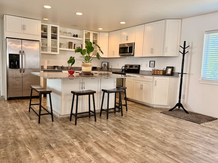 The Penthouse - Wenatchee, WA