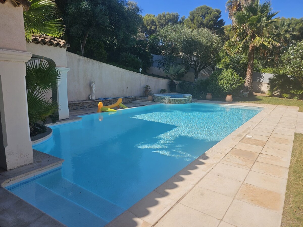 Charmantes Haus mit Pool in der Nähe des Meeres. - Häuser zur Miete in ...