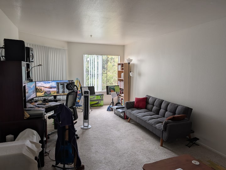 Cozy Little Apartment In Heart Of Inland Empire - Rancho Cucamonga, CA
