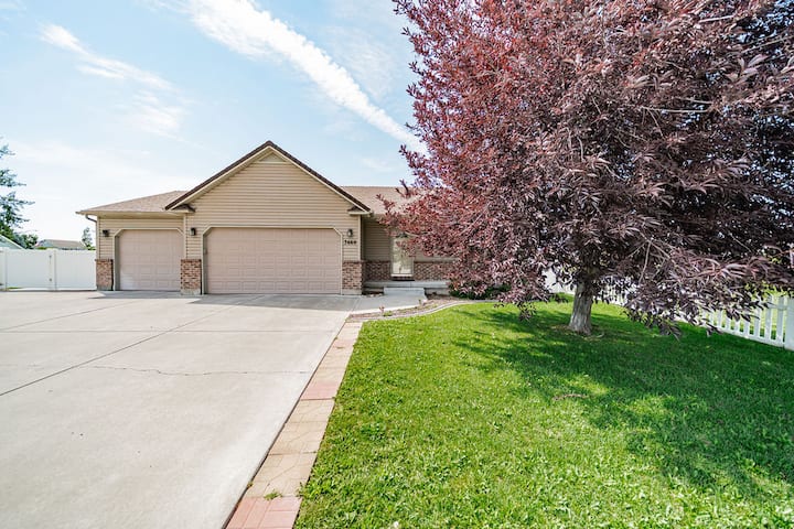 Magic On Merlin – Cozy Basement Retreat - Idaho Falls, ID