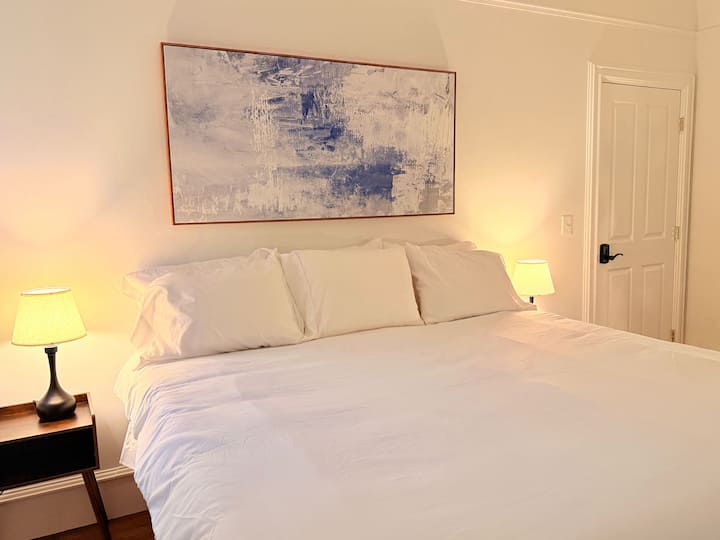 The New Haven Room - New Haven, CT