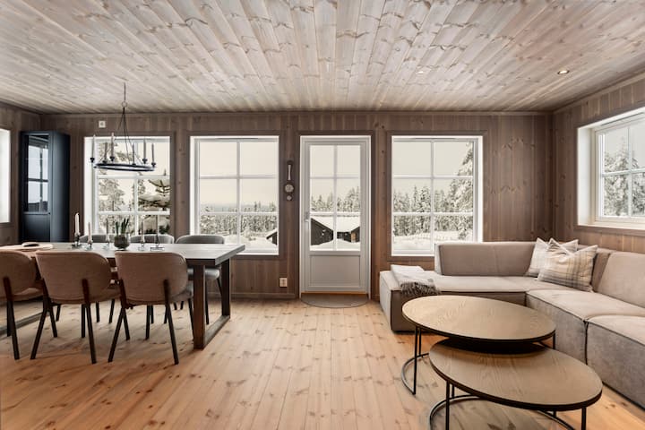 Toppen Av Furutangen
Utsikt - Ski-in/out - Lekerom - Norway