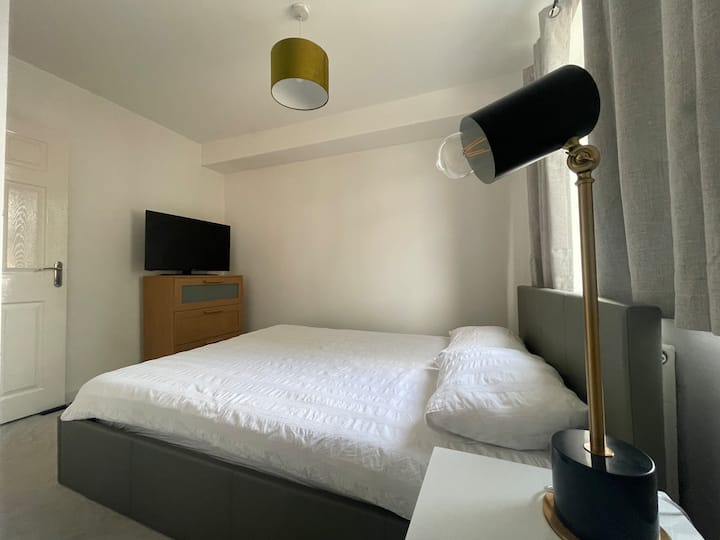 Whole House In Town Ctr - Higher End - Greater Manchester