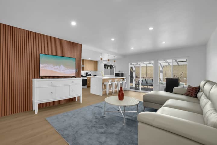 Relax & Unwind | 3 Bed Ontario Mills & Airport - Upland, CA