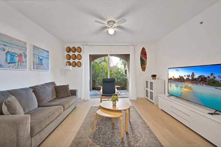 Cozy, Stylish 1-bed 1-bath Apt Near Aventura Mall - Aventura, FL