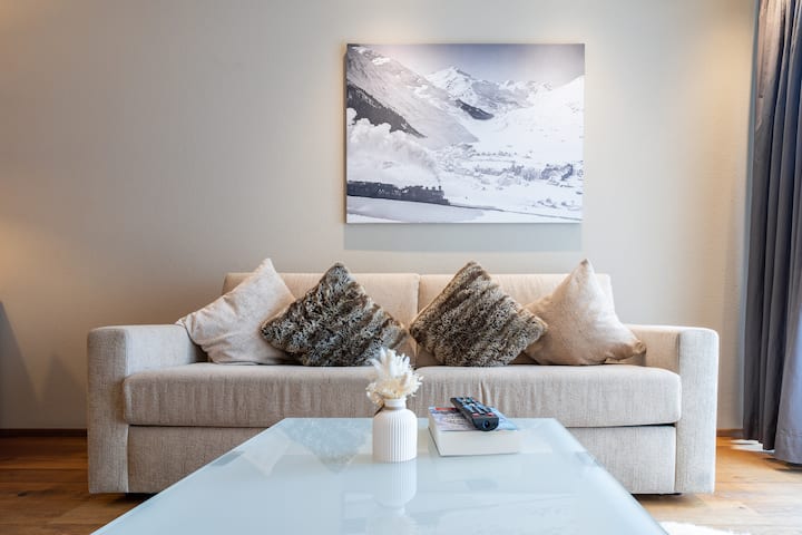 Andermatt| Berge| Dorfkern| Modern| Gratis Parking - Andermatt