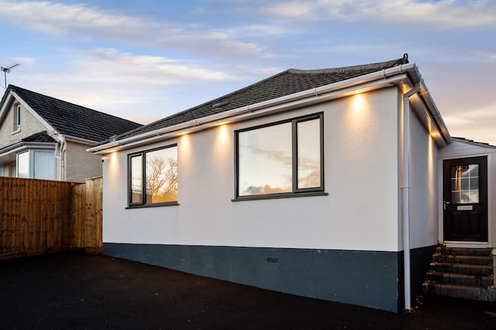 New Luxury Spa Villa | Hot Tub | Sauna | Cold Dip - Poole