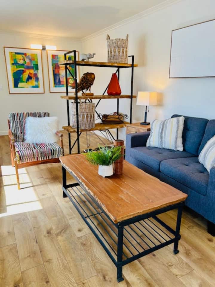 The Studio: Trendy Spot Located Near Newport Beach - Newport