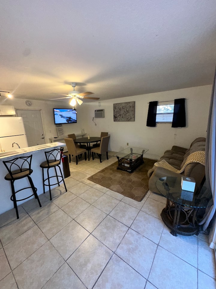 Private Pool Retreat – 2br Near Orlando&beaches! - St. Cloud, FL