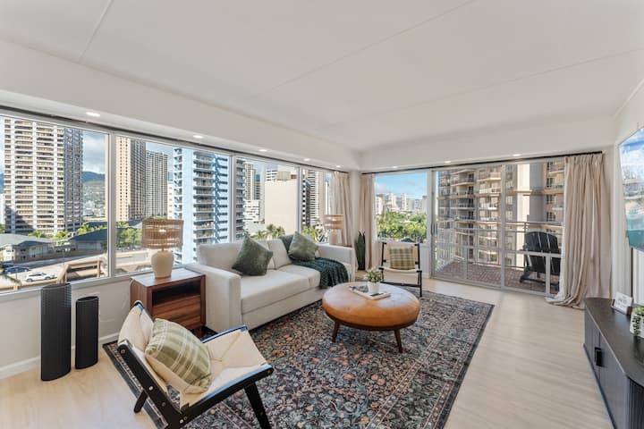 Fully Renovated Beautiful 2bdrm @ Ilikai - Honolulu