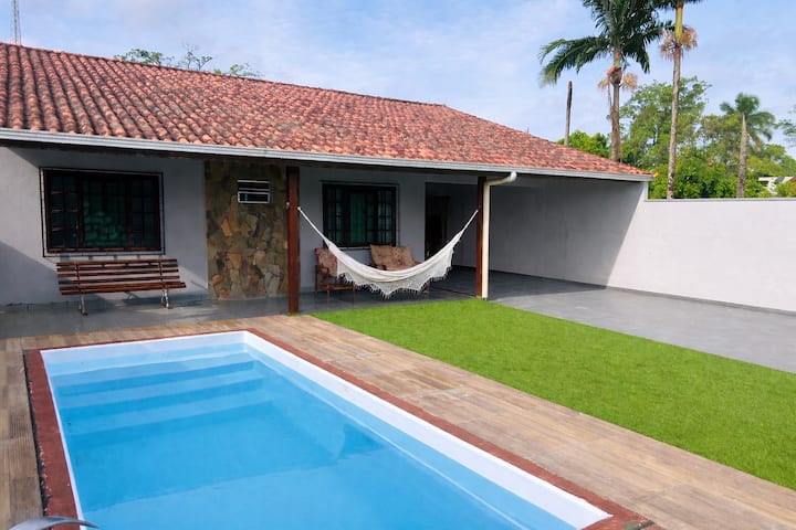 Casa Com Piscina A 200m Da Lagoa - Joinville, Brazil