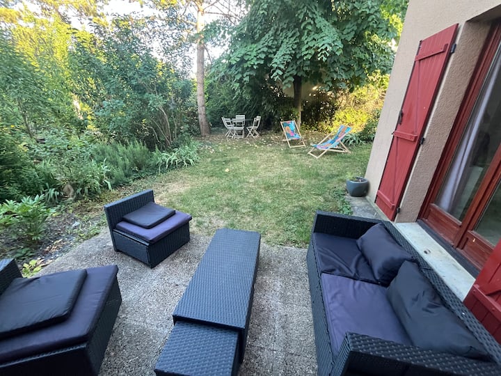 Agréable Maison Au Calme Avec Son Jardin Arboré. - Auxerre