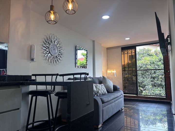 301- Dúplex En Envigado Con A/c Y Terraza Privada - Envigado