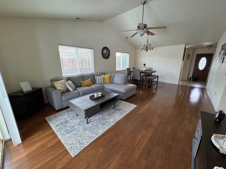 Beautiful Cozy Home In Yreka, California - Yreka, CA