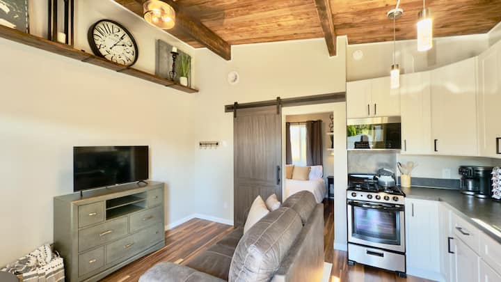 Hilltop Hideaway | 1br Guest House W/ Full Kitchen - Olympia, WA