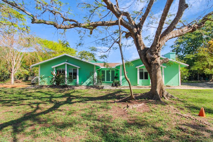 Luxury Family Retreat Near Miami & Keys - Florida City, FL